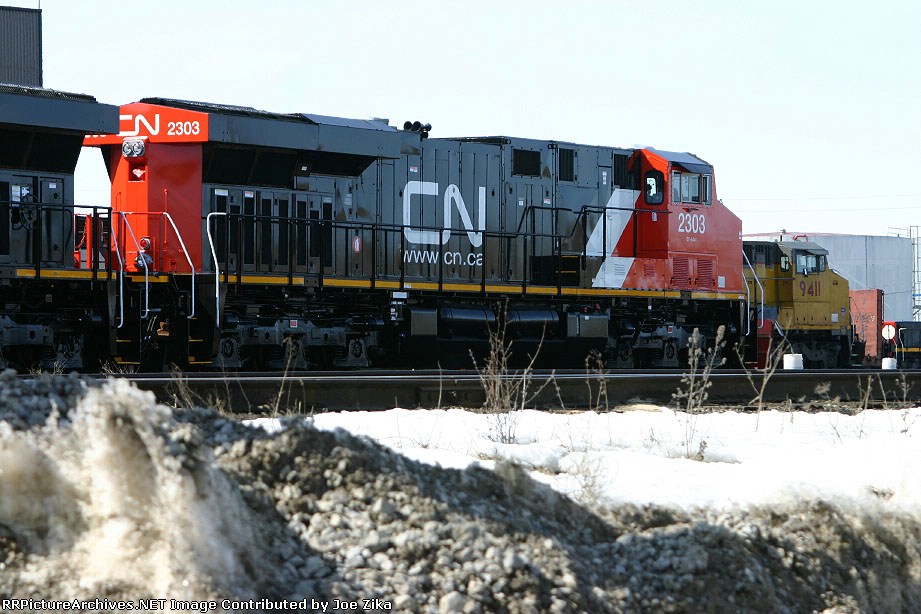 CN 2303 ES44DC